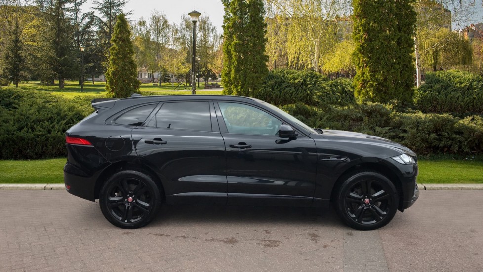 Jaguar F-PACE 2.0d R-Sport AWD with Panoramic Roof and Rear Camera ...