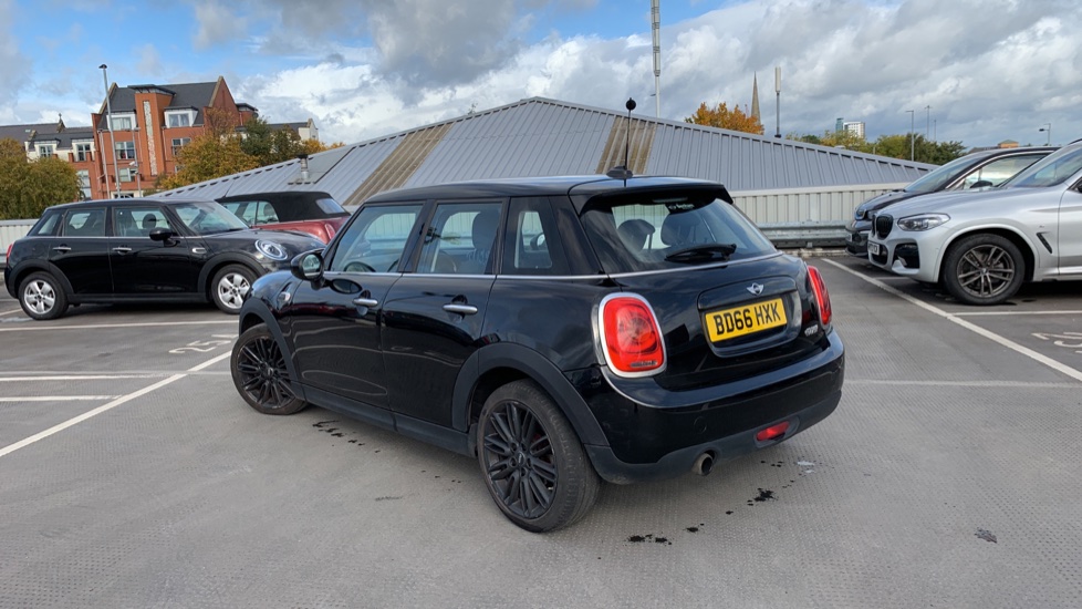 Mini Hatch Midnight Black Metallic Manual Auction | DealerPX