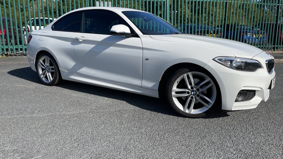 BMW 2 Series White Automatic Auction | DealerPX