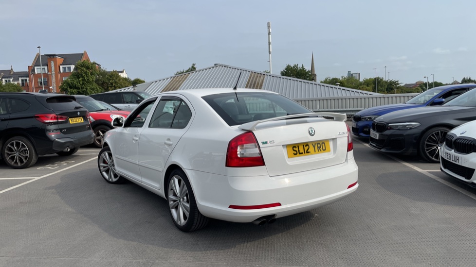 Skoda Octavia White Automatic Auction | DealerPX