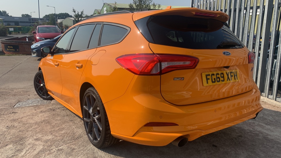 Ford Focus Orange Manual Auction | DealerPX