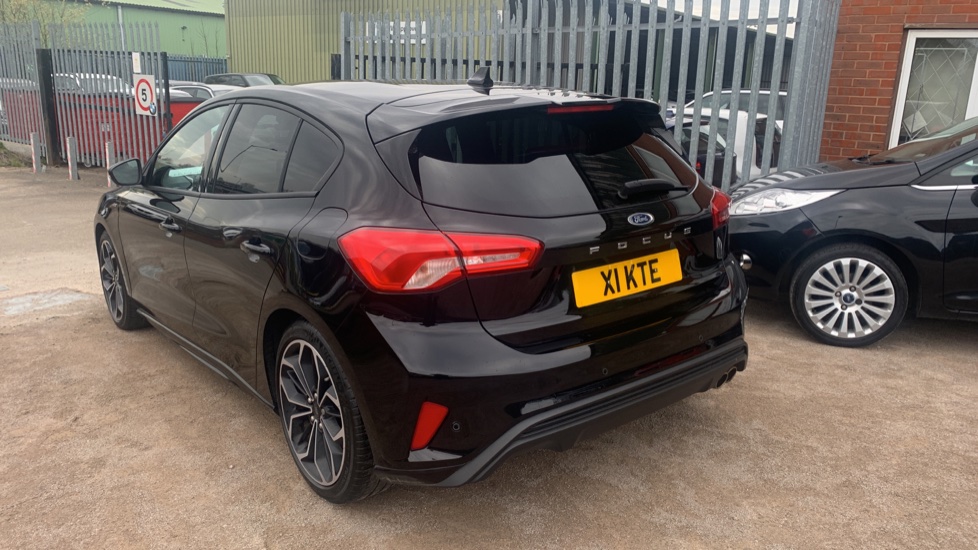 Ford Focus Black Manual Auction | DealerPX