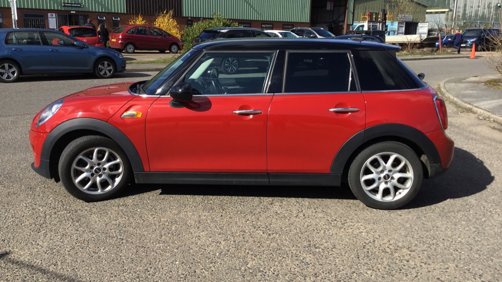 Mini Hatch Red Automatic Auction | DealerPX