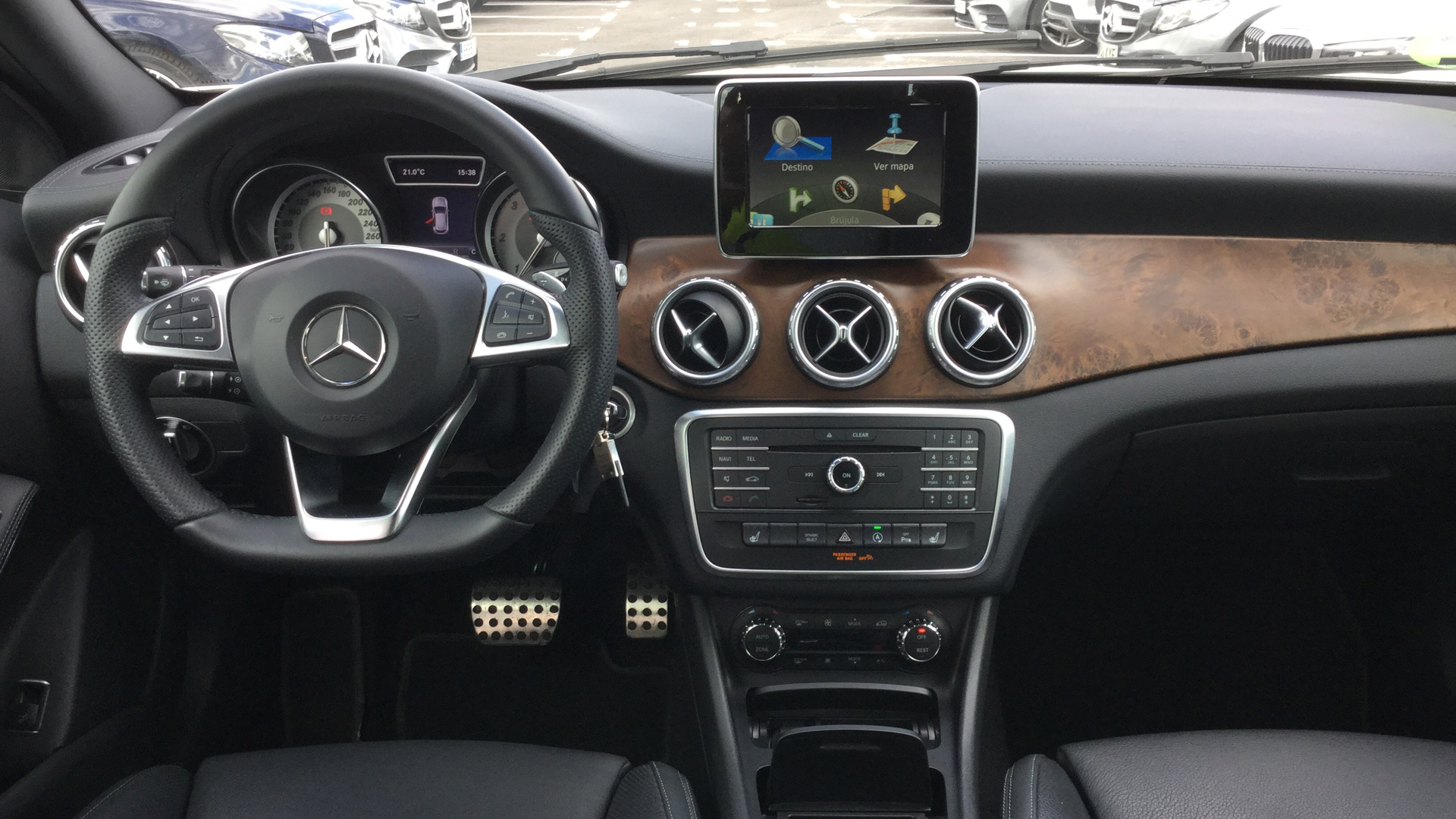 MERCEDES-BENZ CLASE GLA GLA 200 D AMG LINE
