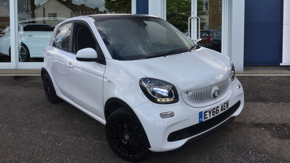 Used Smart forfour Hatchback 0.9T Edition White Twinamic (s/s) 5dr ...