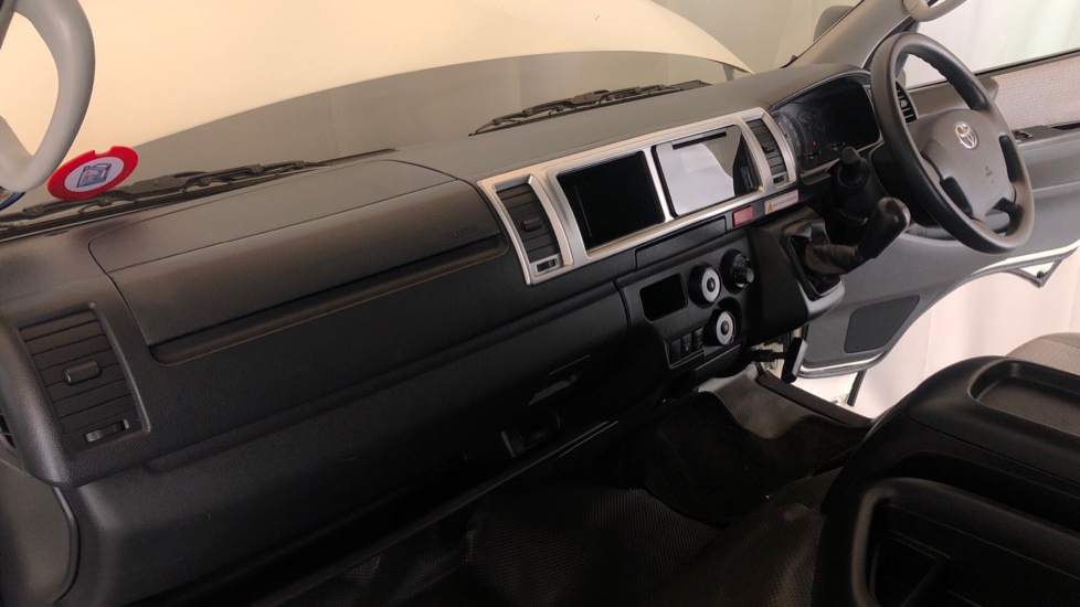 Used 2023 Toyota Quantum Hiace 2.5 D-4d 14 Seat for Sale | Hey Halfway