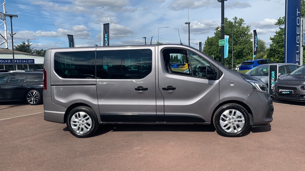 Used 2020 Renault TRAFIC SWB MINIBUS SL28 ENERGY dCi 145 SpaceClass 7 ...