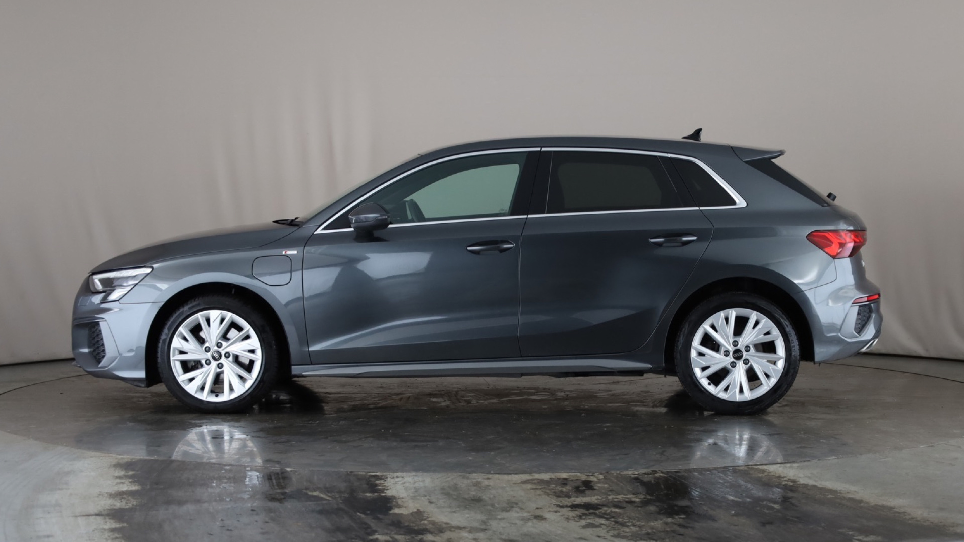 Audi A3 TFSI e Sportback 40 TFSI e S line 5dr S Tronic [17 inch Alloy ...