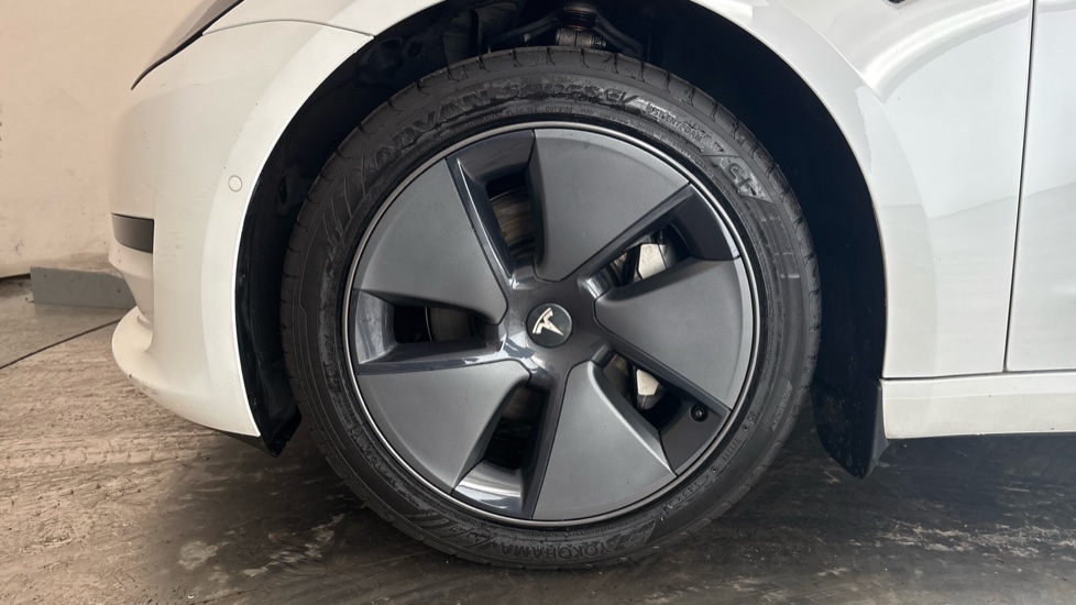 TESLA MODEL 3 SALOON Standard Plus 4dr Auto Lease Deals | BLUE POPPY