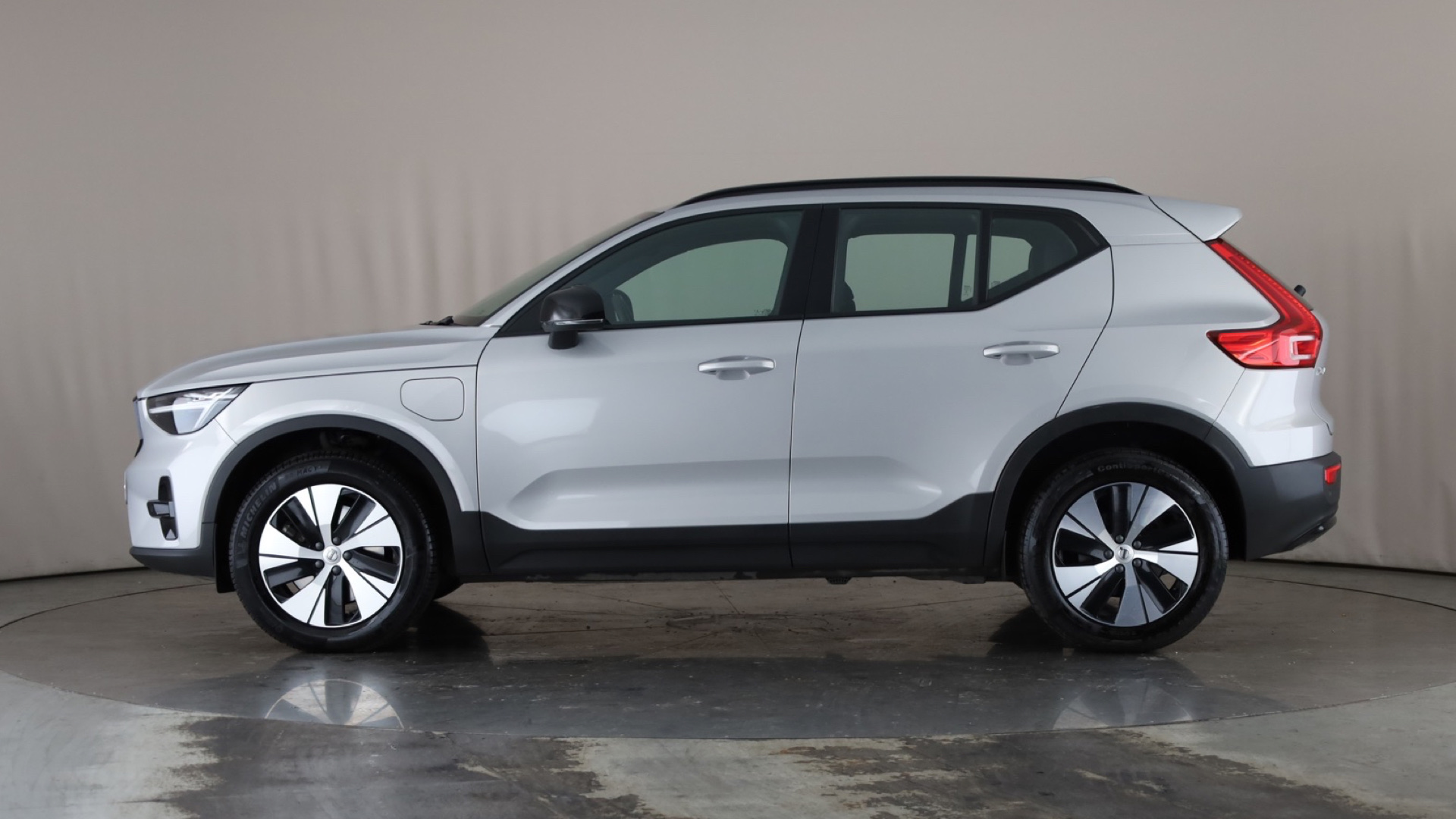 Volvo XC40 Estate 1.5 T4 Recharge PHEV Plus Dark 5dr Auto Lease ...