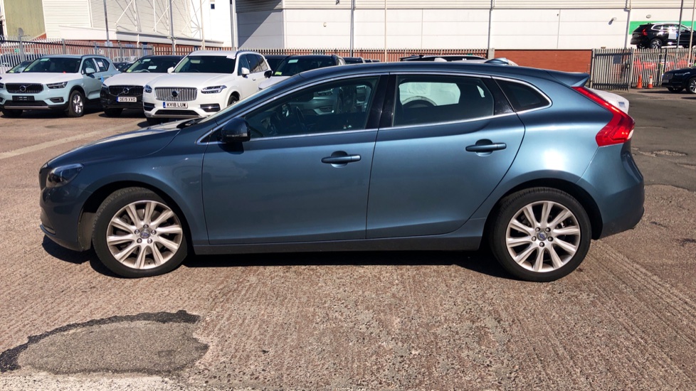 Volvo V40 Blue Automatic Auction | DealerPX