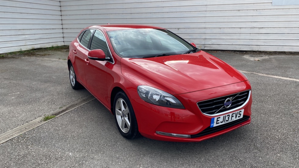 Volvo V40 Red Manual Auction | DealerPX