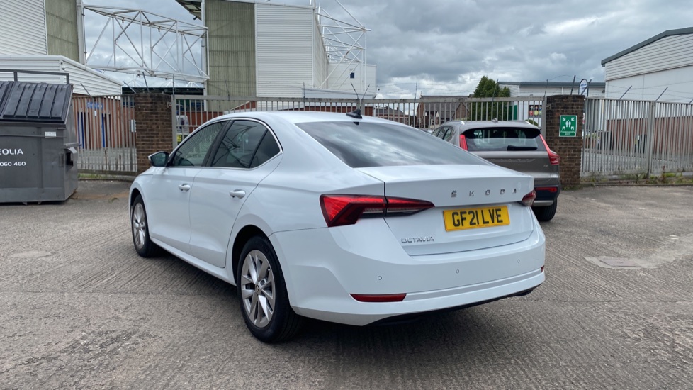 Skoda Octavia White Automatic Auction | DealerPX