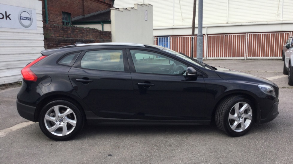 Volvo V40 Black Manual Auction | DealerPX