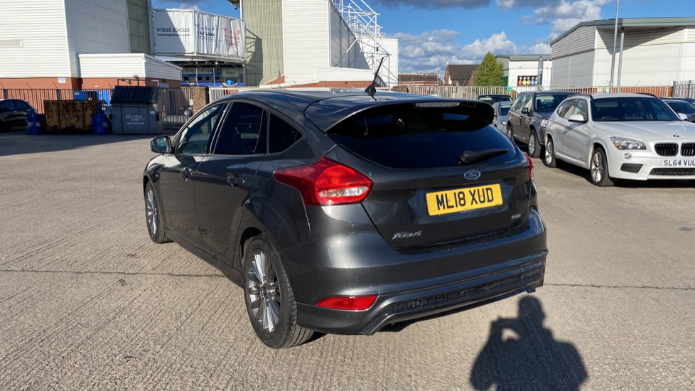 Ford Focus Grey Manual Auction | DealerPX