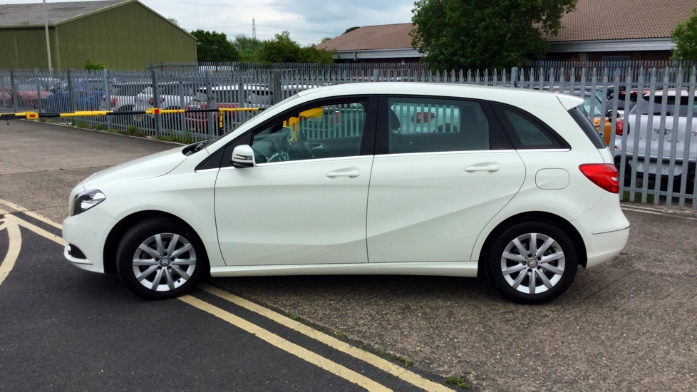 Mercedes B180 White Automatic Auction | DealerPX
