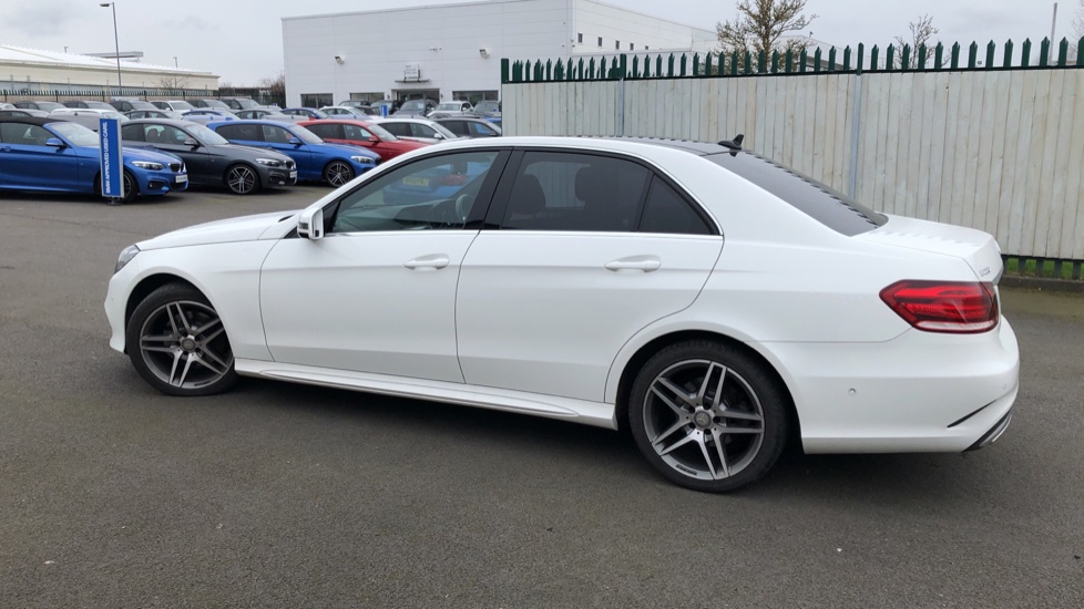 Mercedes E-Class White Automatic Auction | DealerPX