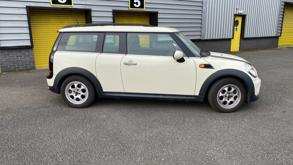 Mini Clubman White Manual Auction | DealerPX