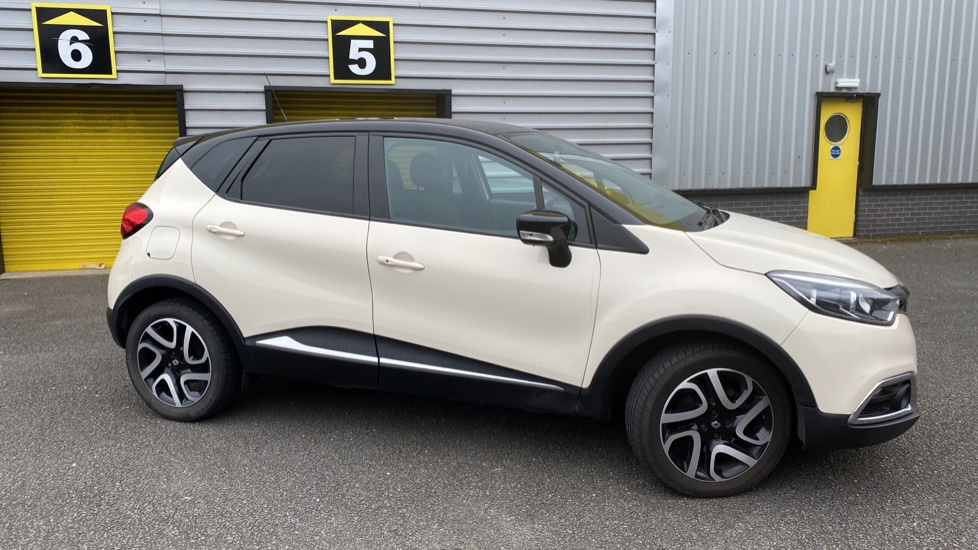Renault Captur Cream/black Automatic Auction | DealerPX