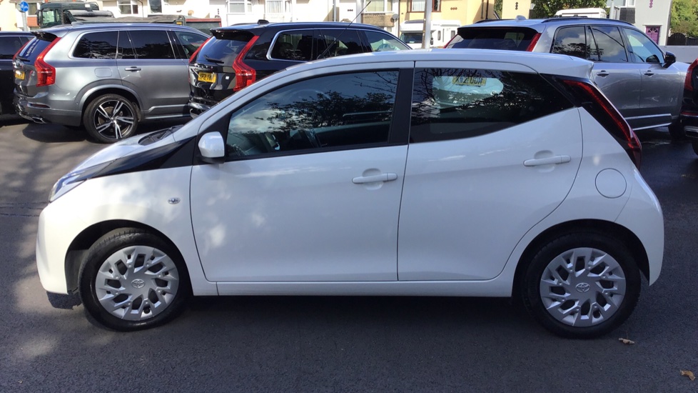Toyota Aygo White Manual Auction | DealerPX