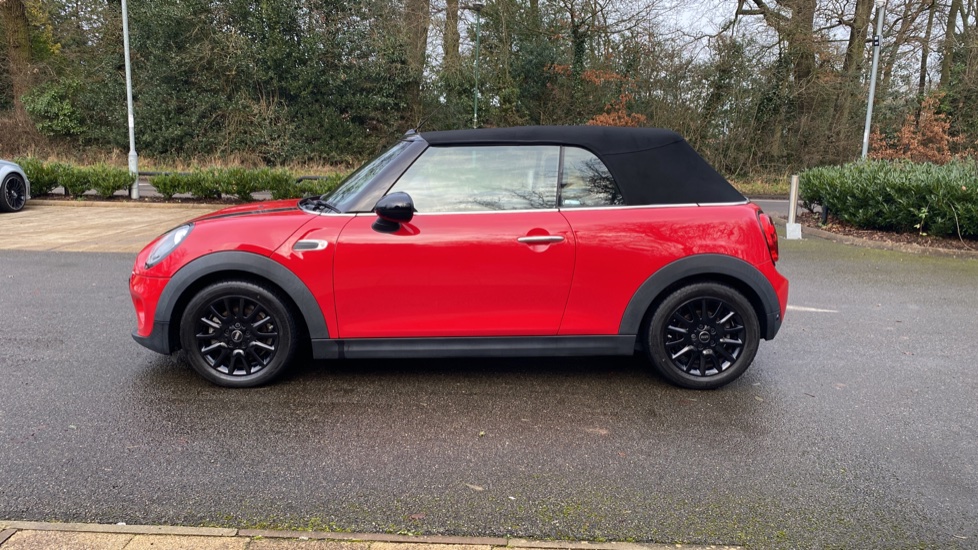 Mini Convertible Red Manual Auction | DealerPX