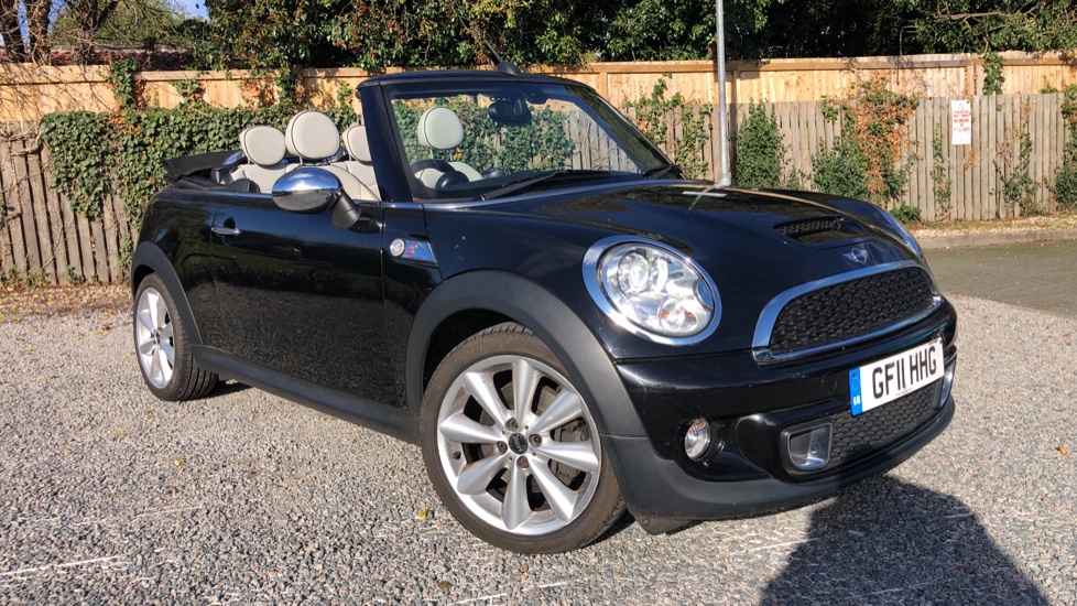 Mini Convertible Black Manual Auction | DealerPX