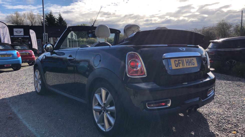 Mini Convertible Black Manual Auction | DealerPX