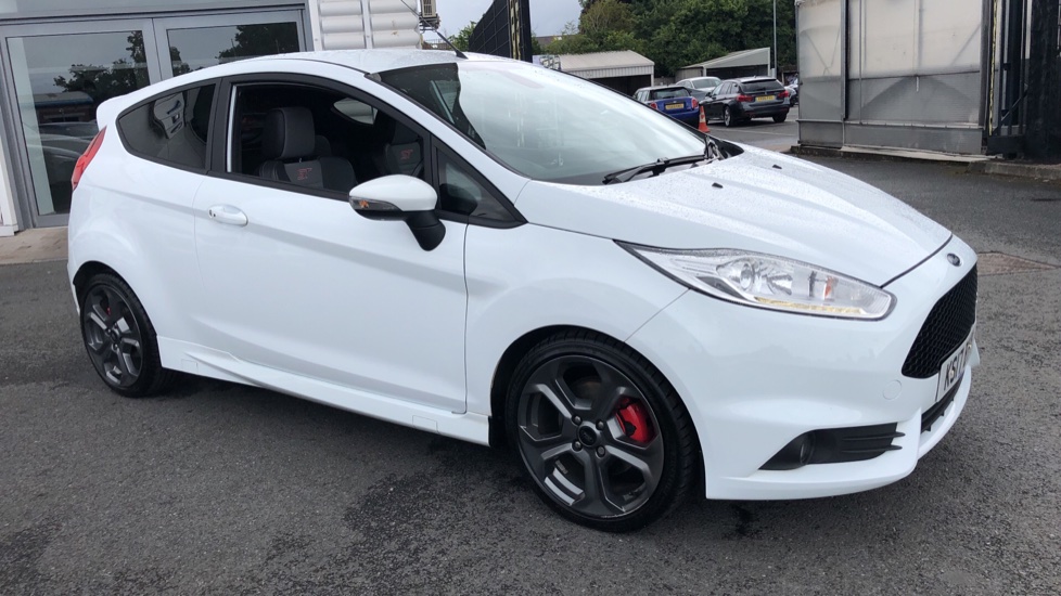 Ford Fiesta White Manual Auction | DealerPX