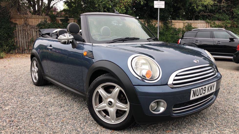 Mini Convertible Blue Manual Auction | DealerPX