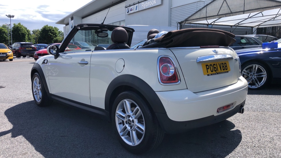 Mini Convertible White Manual Auction | DealerPX