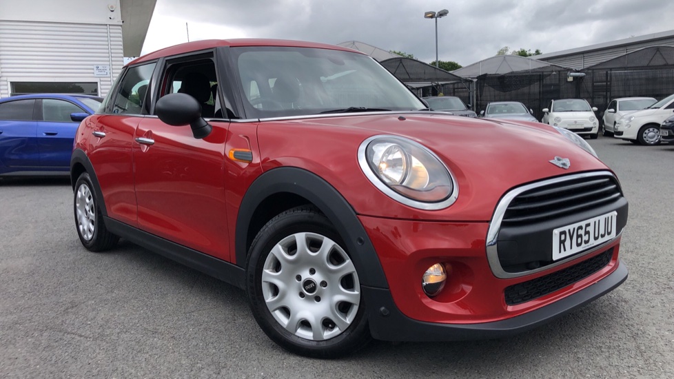 Mini Hatch Red Automatic Auction | DealerPX
