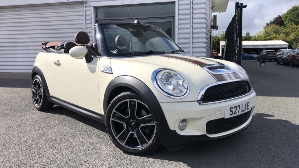Mini Convertible White Manual Auction | DealerPX