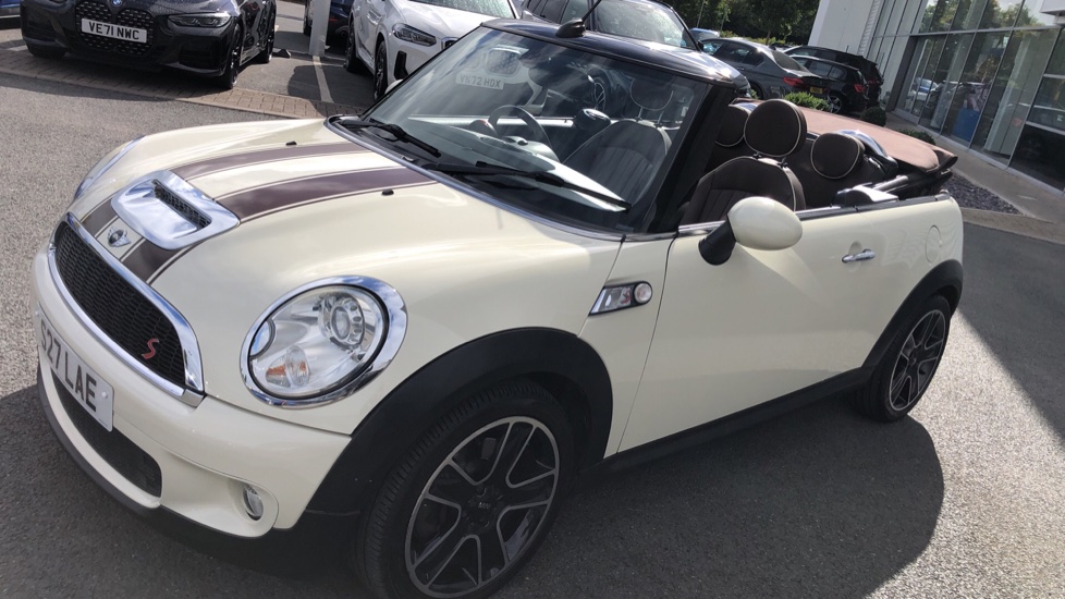 Mini Convertible White Manual Auction | DealerPX