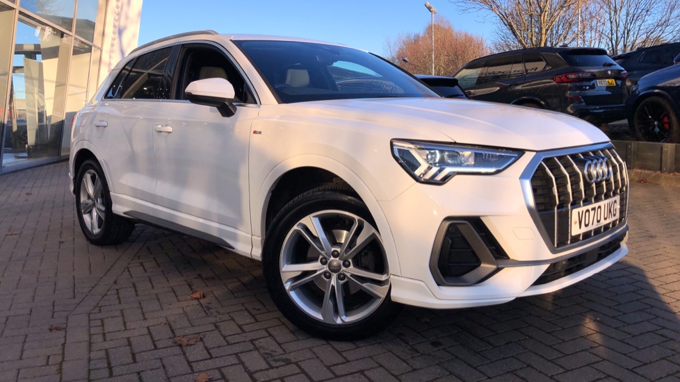 Audi Q3 White Automatic Auction | DealerPX