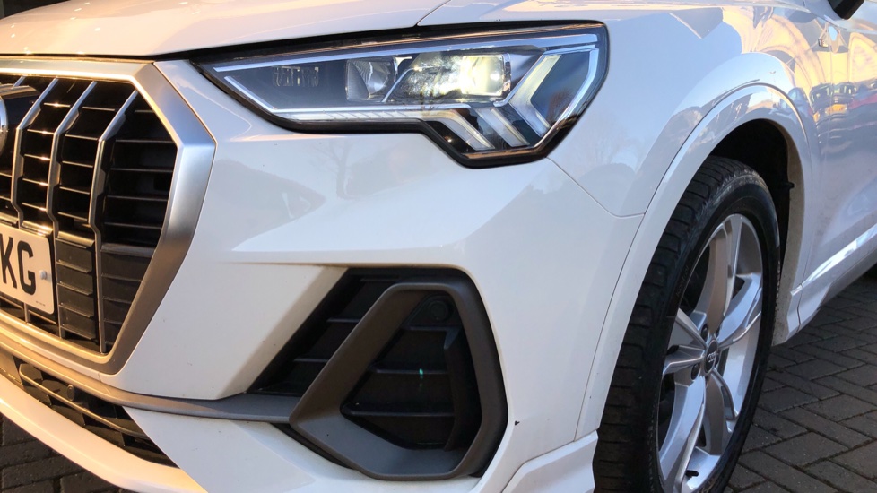 Audi Q3 White Automatic Auction | DealerPX