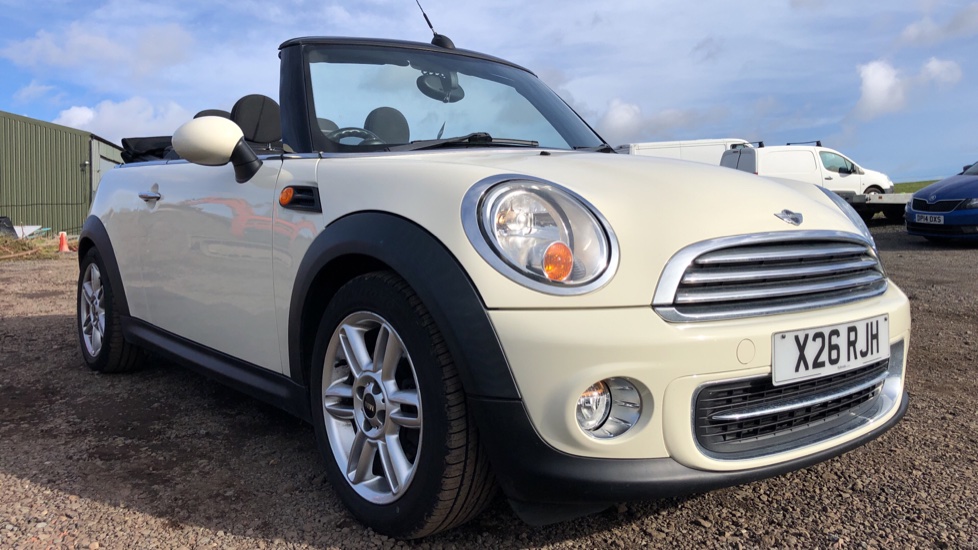 Mini Convertible White Automatic Auction | DealerPX