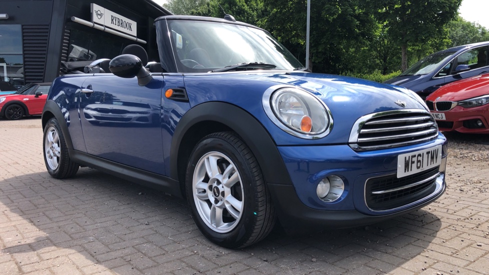 Mini Convertible Blue Manual Auction | DealerPX