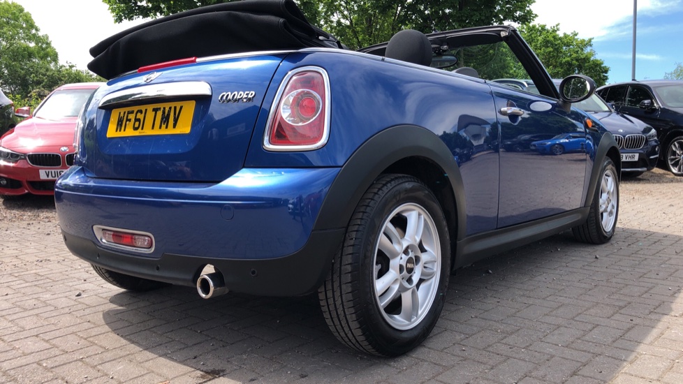 Mini Convertible Blue Manual Auction | DealerPX