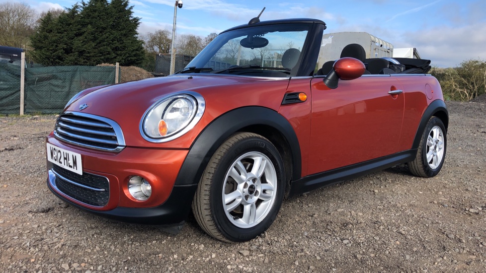 Mini Convertible Orange Manual Auction | DealerPX