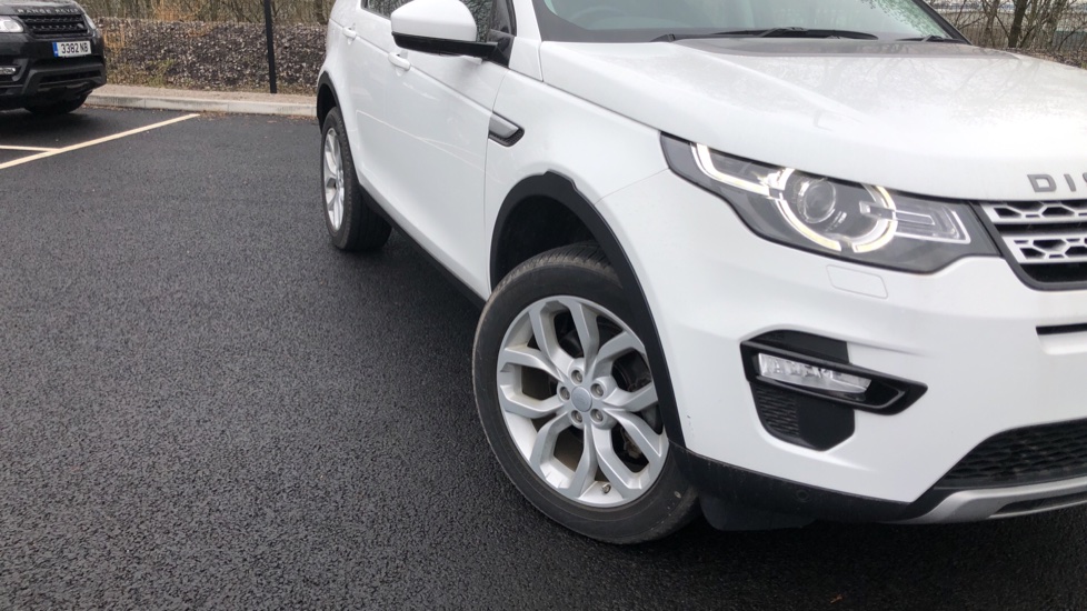 Land Rover Discovery Sport White Automatic Auction | DealerPX