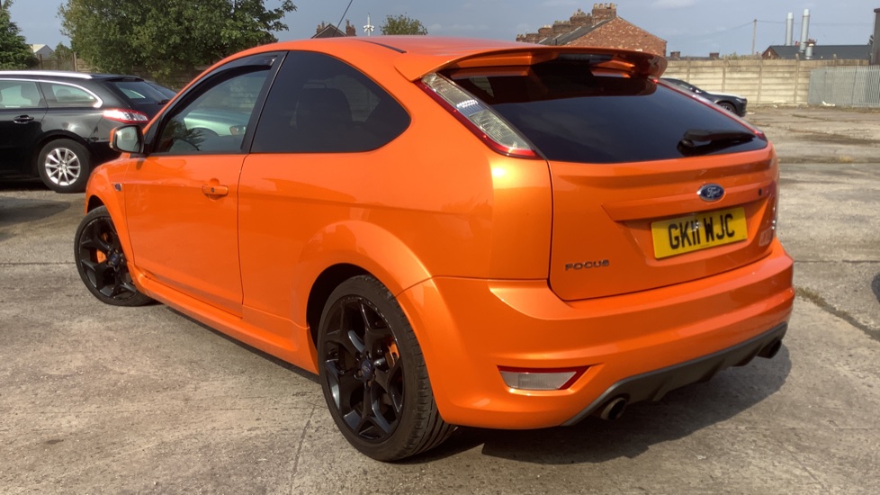 Ford Focus Orange Manual Auction | DealerPX