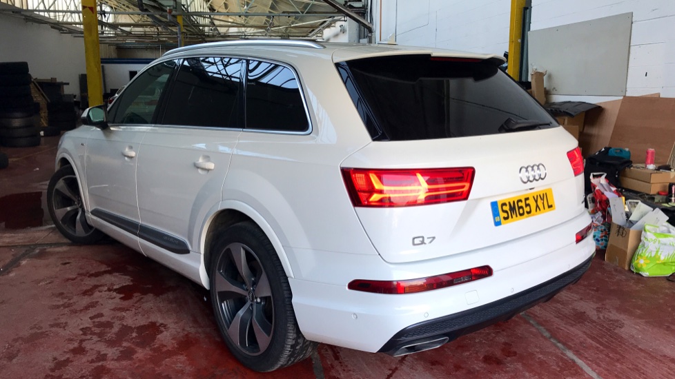 Audi Q7 White Automatic Auction | DealerPX