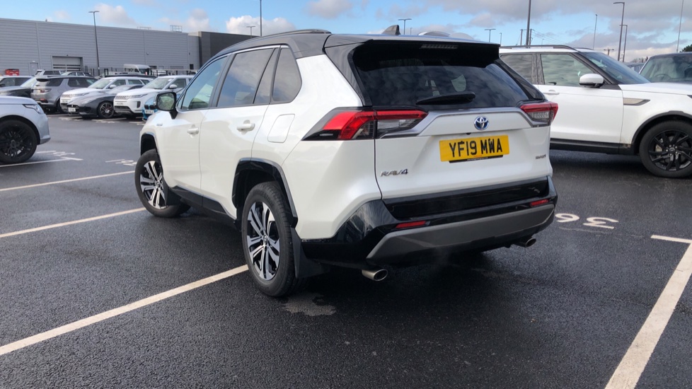 Toyota RAV-4 White/black Automatic Auction | DealerPX