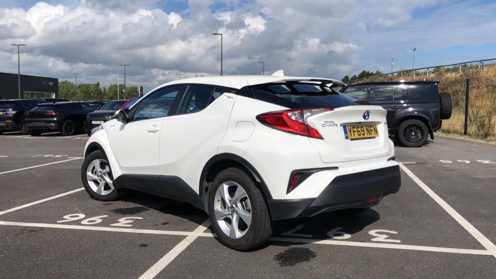 Toyota C-HR White Automatic Auction | DealerPX