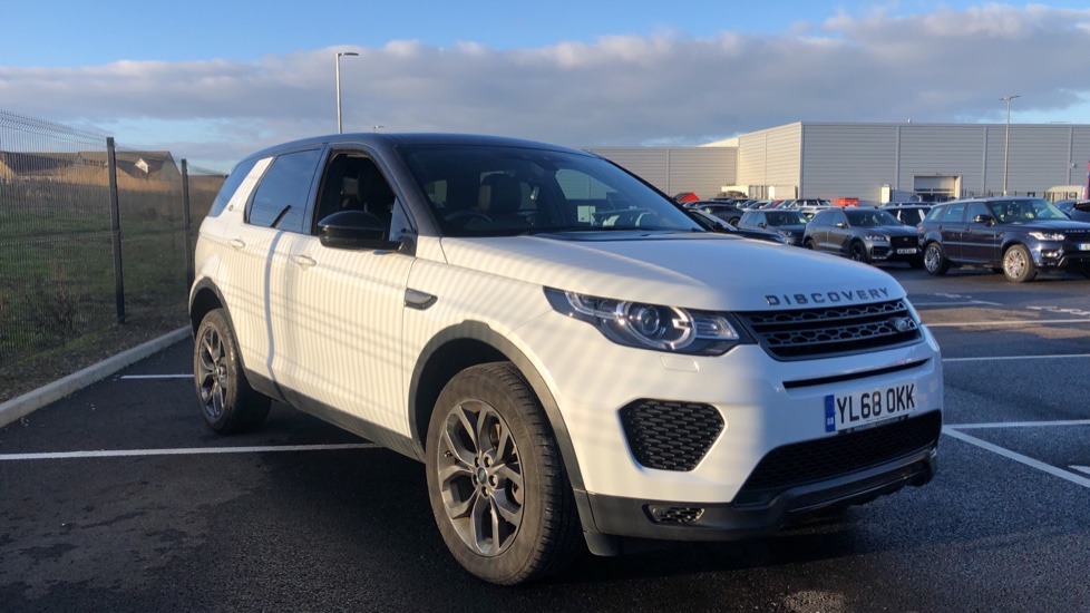 Land Rover Discovery Sport White Automatic Auction | DealerPX