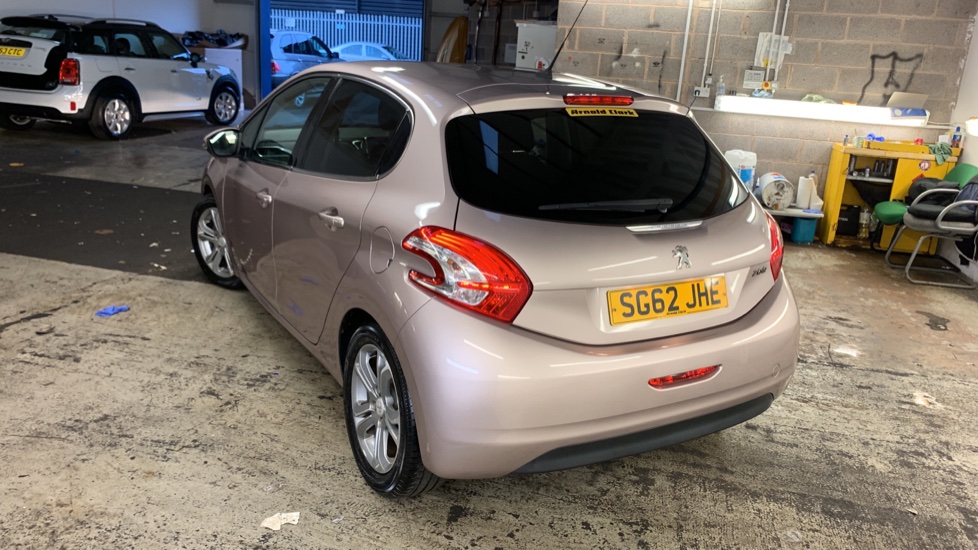 Peugeot 208 Pink Manual Auction | DealerPX